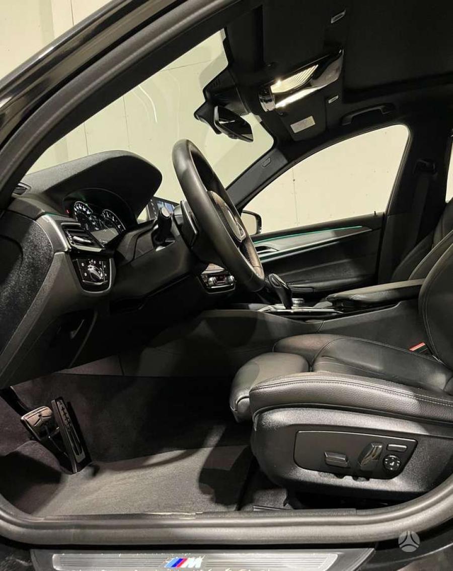 Black BMW 520 2018 in Klaipeda, with an engine capacity of 2.00 L and mileage of 281 thousand km for 15500 €, photo 12 on AUTOMOTO.COM.LV