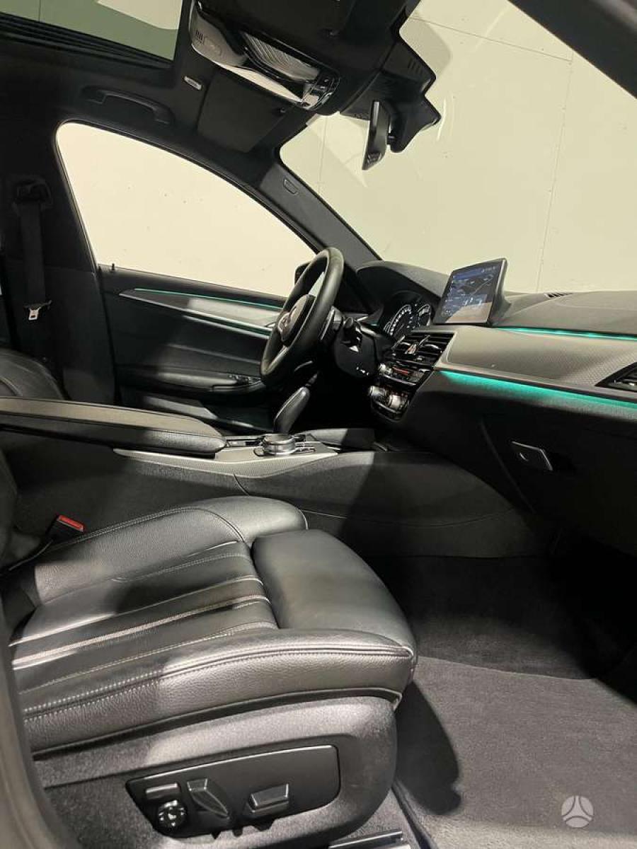 Black BMW 520 2018 in Klaipeda, with an engine capacity of 2.00 L and mileage of 281 thousand km for 15500 €, photo 13 on AUTOMOTO.COM.LV