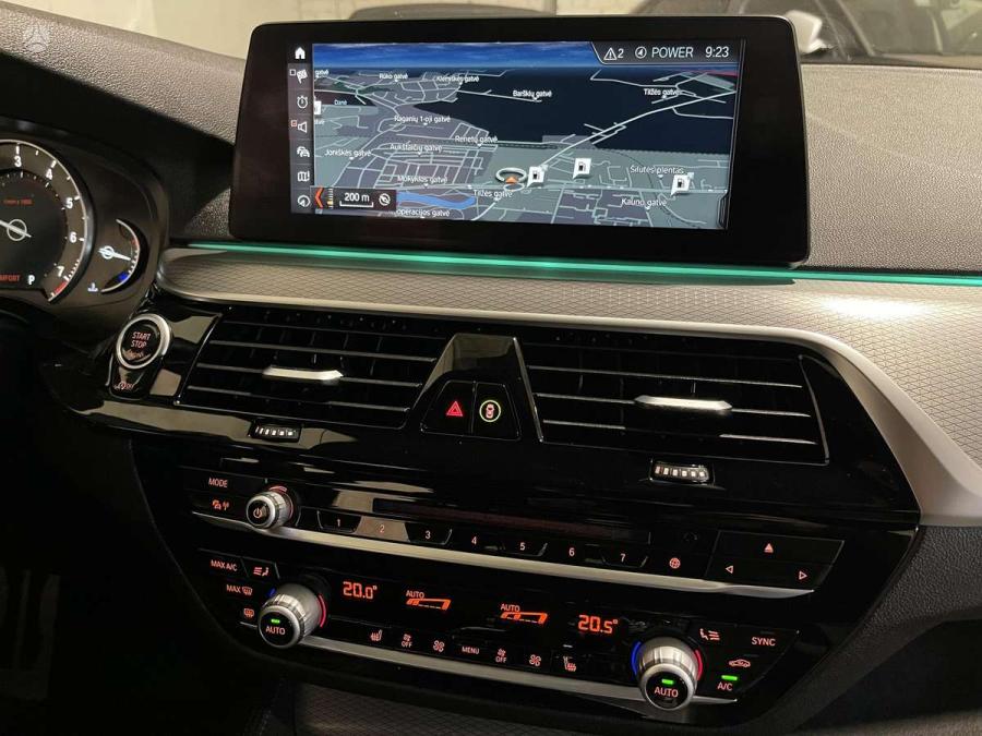Black BMW 520 2018 in Klaipeda, with an engine capacity of 2.00 L and mileage of 281 thousand km for 15500 €, photo 19 on AUTOMOTO.COM.LV