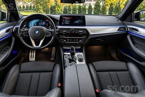 Black BMW 520 2018 in Riga, with an engine capacity of 2.00 L and mileage of 194 thousand km for 15700 €, photo 9 on AUTOMOTO.COM.LV