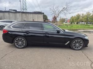 Black BMW 520 2018 in Riga, with an engine capacity of 2.00 L and mileage of 207 thousand km for 17990 €, photo 6 on AUTOMOTO.COM.LV