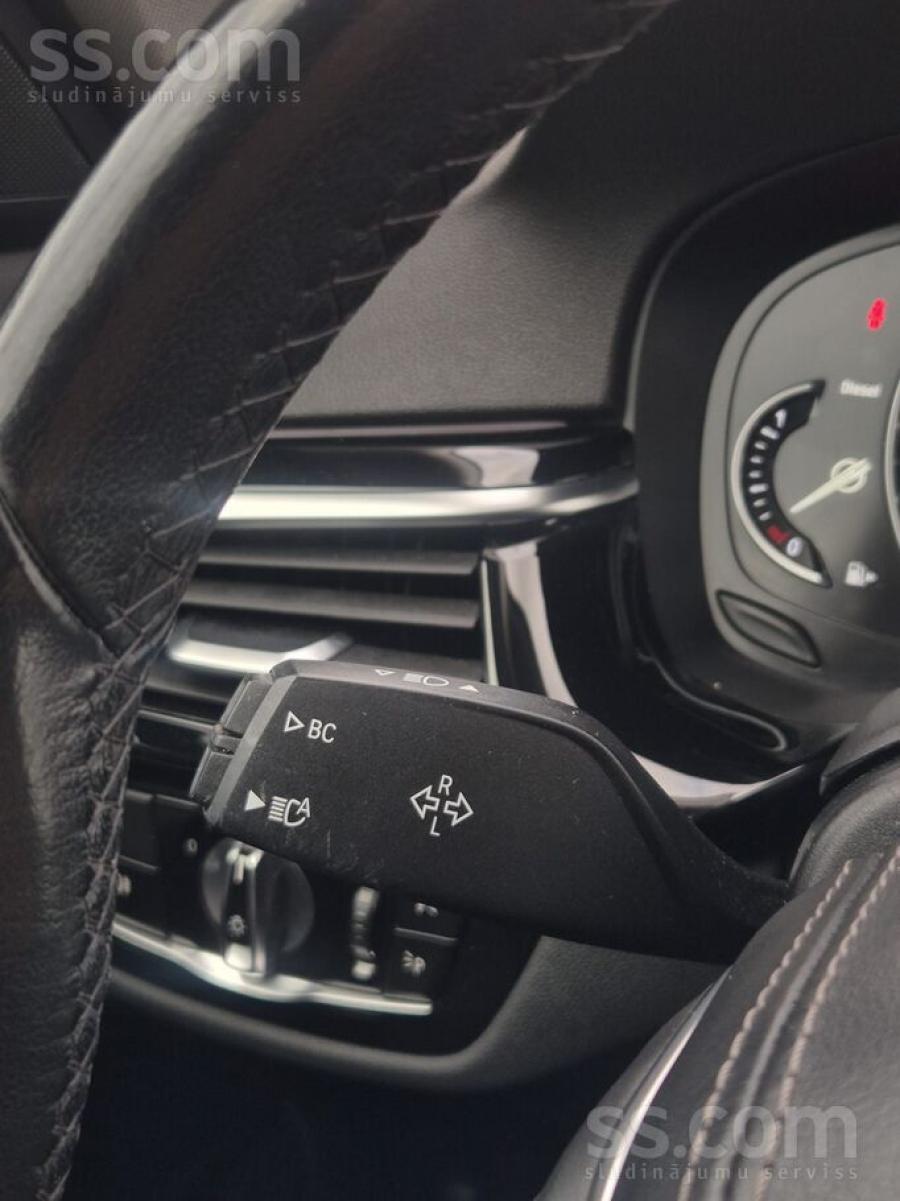 Black BMW 520 2018 in Riga, with an engine capacity of 2.00 L and mileage of 207 thousand km for 17990 €, photo 26 on AUTOMOTO.COM.LV
