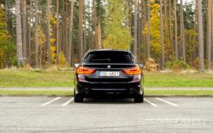 Black BMW 520 2018 in Riga, with an engine capacity of 2.00 L and mileage of 207 thousand km for 17990 €, photo 8 on AUTOMOTO.COM.LV