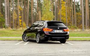 Black BMW 520 2018 in Riga, with an engine capacity of 2.00 L and mileage of 207 thousand km for 17990 €, photo 9 on AUTOMOTO.COM.LV