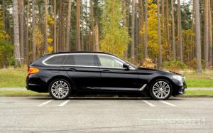 Black BMW 520 2018 in Riga, with an engine capacity of 2.00 L and mileage of 207 thousand km for 17990 €, photo 10 on AUTOMOTO.COM.LV