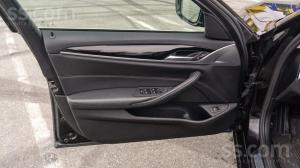 Black BMW 520 2018 in Riga, with an engine capacity of 2.00 L and mileage of 207 thousand km for 17990 €, photo 27 on AUTOMOTO.COM.LV