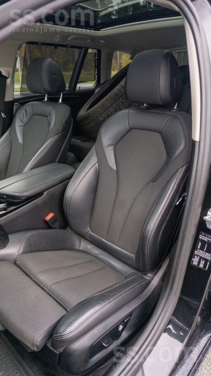 Black BMW 520 2018 in Riga, with an engine capacity of 2.00 L and mileage of 207 thousand km for 17990 €, photo 28 on AUTOMOTO.COM.LV