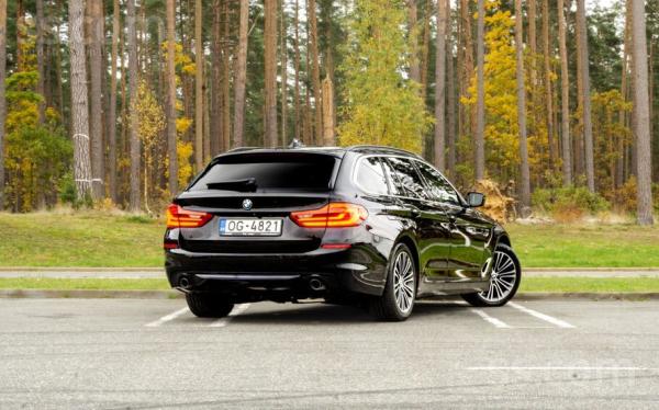 Black BMW 520 2018 in Riga, with an engine capacity of 2.00 L and mileage of 207 thousand km for 17990 €, photo 7 on AUTOMOTO.COM.LV