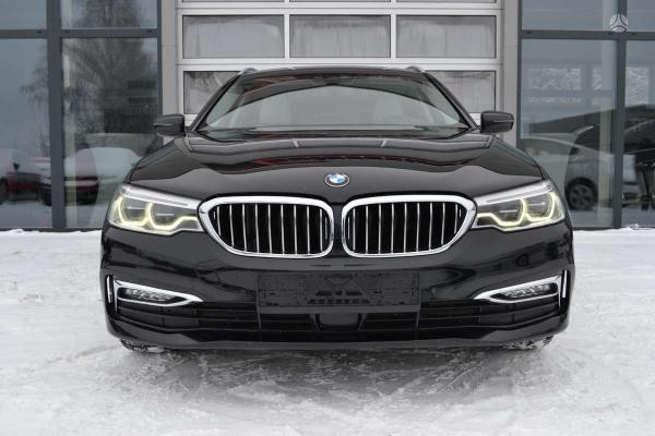Black BMW 520 2019 in Vilnius, with an engine capacity of 2.00 L and mileage of 171 thousand km for 19000 €, photo 3 on AUTOMOTO.COM.LV