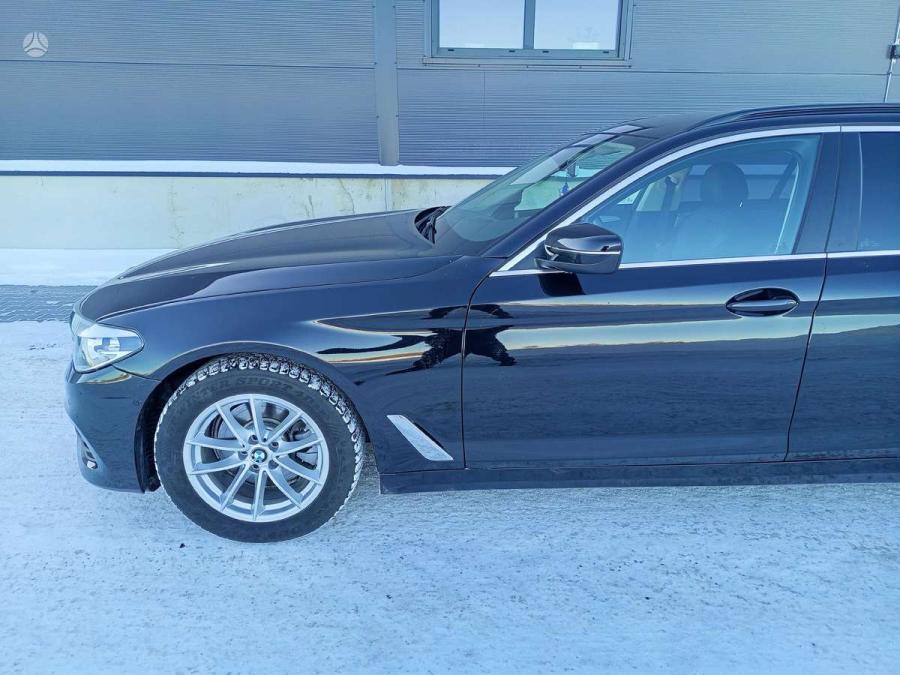 Black BMW 520 2019 in Siauliai, with an engine capacity of 2.00 L and mileage of 177 thousand km for 16900 €, photo 4 on AUTOMOTO.COM.LV