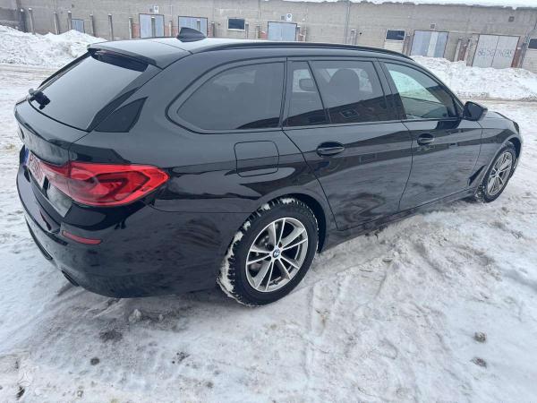 Black BMW 520 2019 in Taurage, with an engine capacity of 2.00 L and mileage of 246 thousand km for 16600 €, photo 4 on AUTOMOTO.COM.LV