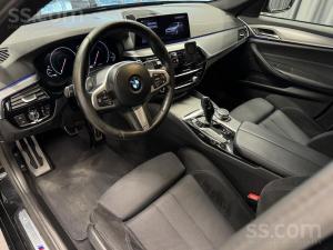 Melns BMW 520 2019 Rīga, ar dzinēja tilpumu 2.00 L un nobraukumu 230 tūkst. km par 17990 €, foto 8 vietnē AUTOMOTO.COM.LV