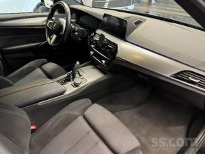 Melns BMW 520 2019 Rīga, ar dzinēja tilpumu 2.00 L un nobraukumu 230 tūkst. km par 17990 €, foto 10 vietnē AUTOMOTO.COM.LV
