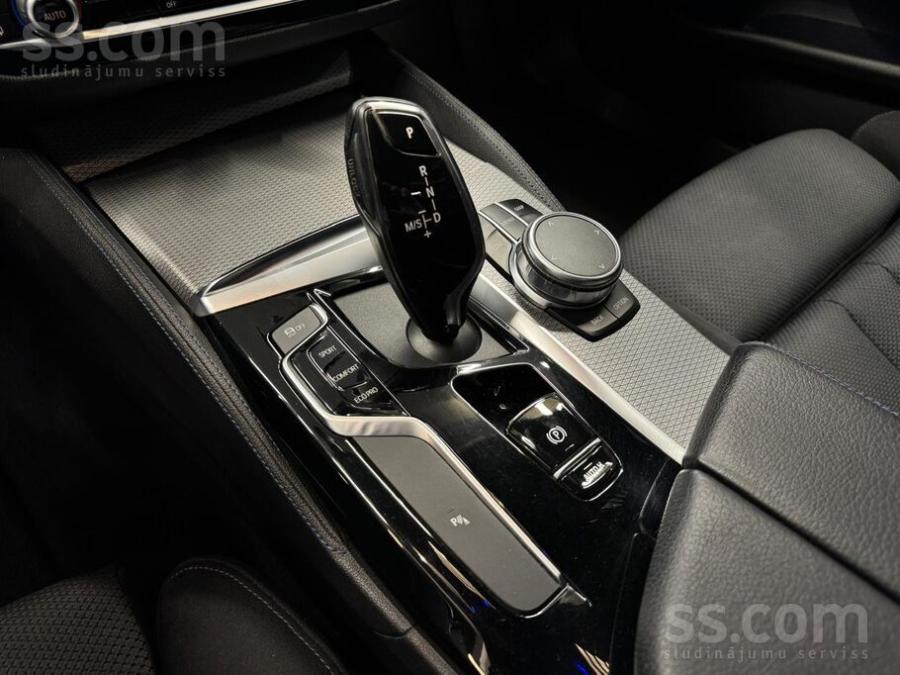 Melns BMW 520 2019 Rīga, ar dzinēja tilpumu 2.00 L un nobraukumu 230 tūkst. km par 17990 €, foto 14 vietnē AUTOMOTO.COM.LV