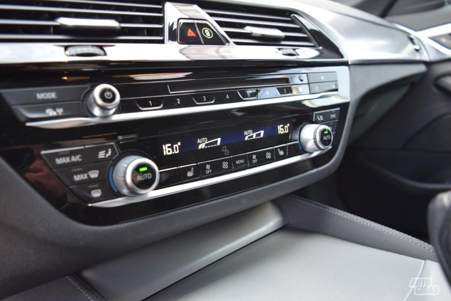 Black BMW 520 2019 in Vilnius, with an engine capacity of 2.00 L and mileage of 264 thousand km for 16500 €, photo 17 on AUTOMOTO.COM.LV