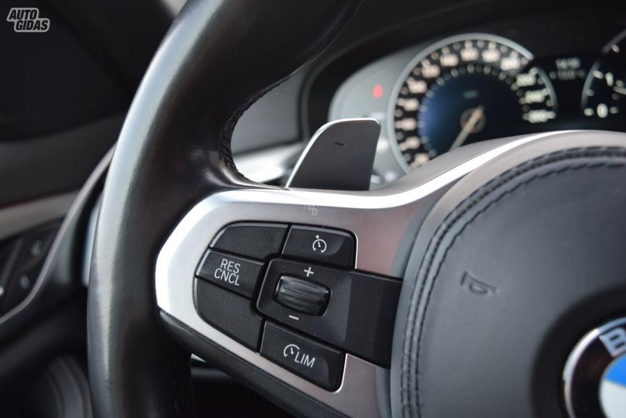 Black BMW 520 2019 in Vilnius, with an engine capacity of 2.00 L and mileage of 264 thousand km for 16500 €, photo 22 on AUTOMOTO.COM.LV