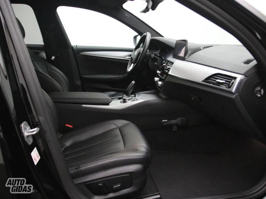 Black BMW 520 2019 in Vilnius, with an engine capacity of 2.00 L and mileage of 146 thousand km for 20999 €, photo 15 on AUTOMOTO.COM.LV
