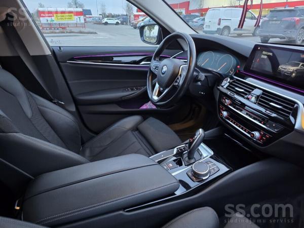 Black BMW 520 2019 in Riga, with an engine capacity of 2.00 L and mileage of 171 thousand km for 18900 €, photo 9 on AUTOMOTO.COM.LV