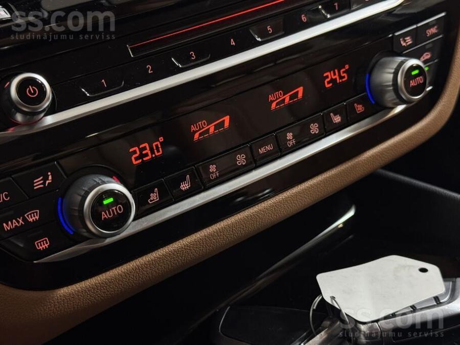 Melns BMW 520 2019 Rīga, ar dzinēja tilpumu 2.00 L un nobraukumu 221 tūkst. km par 18900 €, foto 24 vietnē AUTOMOTO.COM.LV