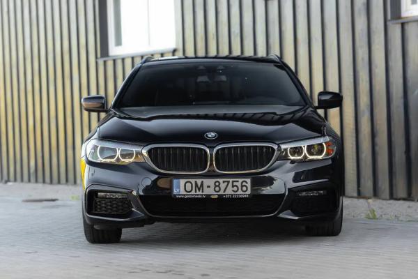 Black BMW 520 2019 in Jelgava, with an engine capacity of 2.00 L and mileage of 218 thousand km for 21500 €, photo 3 on AUTOMOTO.COM.LV