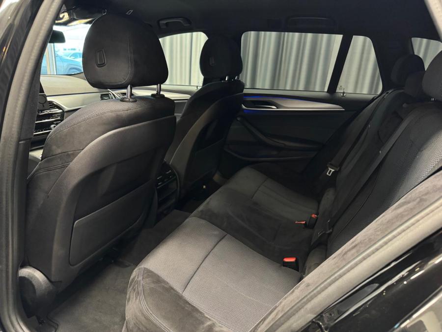 Melns BMW 520 2019 Rīga, ar dzinēja tilpumu 2.00 L un nobraukumu 230 tūkst. km par 18490 €, foto 10 vietnē AUTOMOTO.COM.LV
