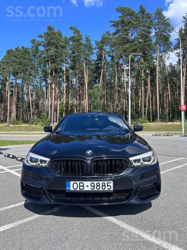 Black BMW 520 2019 in Riga, with an engine capacity of 2.00 L and mileage of 237 thousand km for 17499 €, photo 2 on AUTOMOTO.COM.LV
