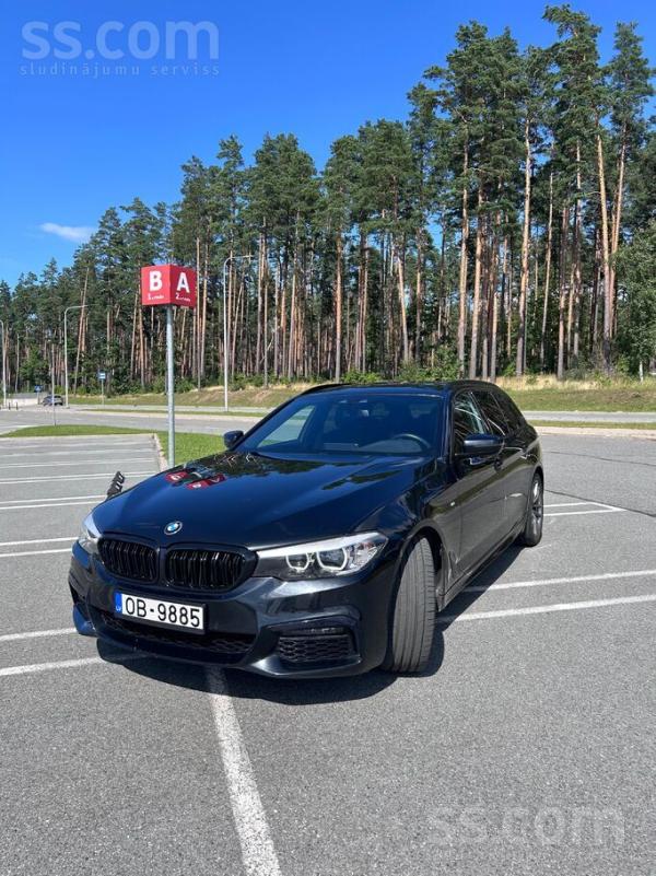 Black BMW 520 2019 in Riga, with an engine capacity of 2.00 L and mileage of 237 thousand km for 17499 €, photo 3 on AUTOMOTO.COM.LV