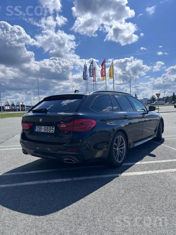 Black BMW 520 2019 in Riga, with an engine capacity of 2.00 L and mileage of 237 thousand km for 17499 €, photo 4 on AUTOMOTO.COM.LV