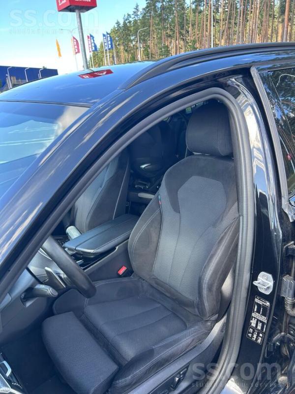 Black BMW 520 2019 in Riga, with an engine capacity of 2.00 L and mileage of 237 thousand km for 17499 €, photo 8 on AUTOMOTO.COM.LV