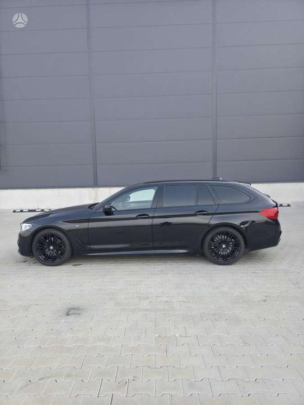 Black BMW 520 2019 in Siauliai, with an engine capacity of 2.00 L and mileage of 171 thousand km for 22500 €, photo 3 on AUTOMOTO.COM.LV