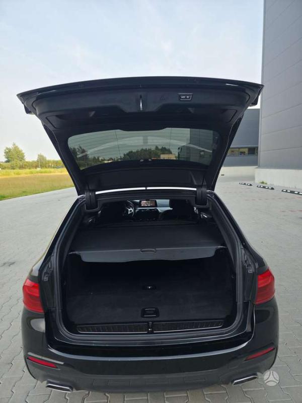 Black BMW 520 2019 in Siauliai, with an engine capacity of 2.00 L and mileage of 171 thousand km for 22500 €, photo 7 on AUTOMOTO.COM.LV