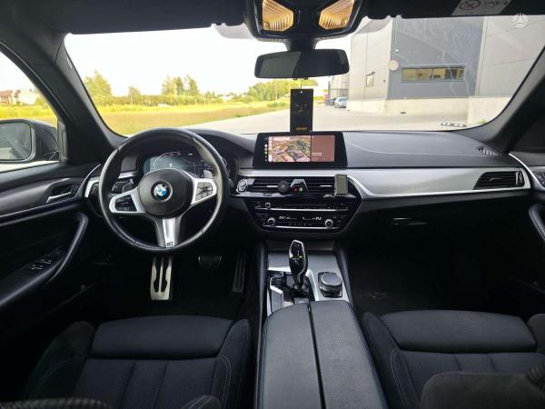 Black BMW 520 2019 in Siauliai, with an engine capacity of 2.00 L and mileage of 171 thousand km for 22500 €, photo 9 on AUTOMOTO.COM.LV