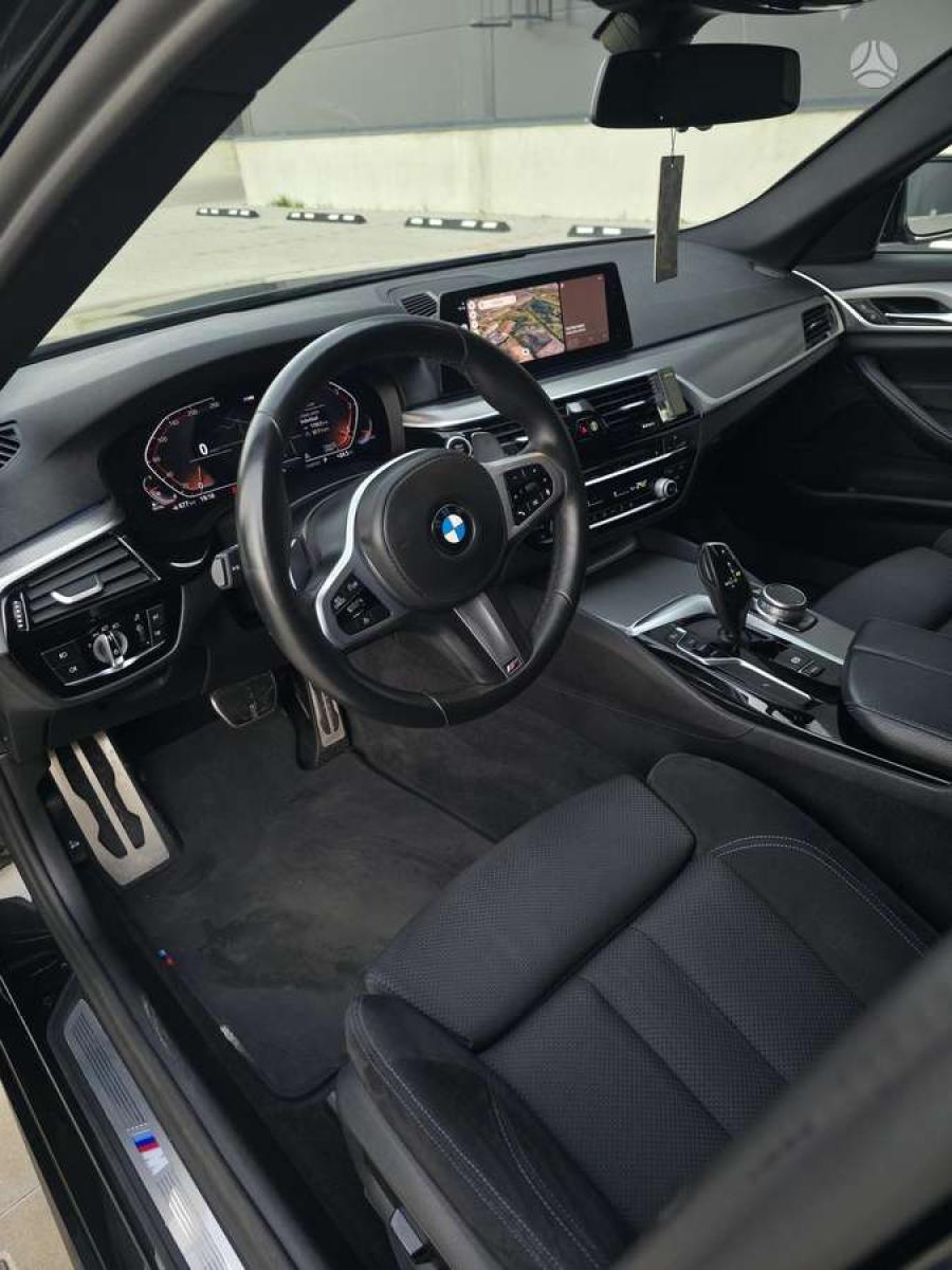 Melns BMW 520 2019 Šauļi, ar dzinēja tilpumu 2.00 L un nobraukumu 171 tūkst. km par 22500 €, foto 12 vietnē AUTOMOTO.COM.LV