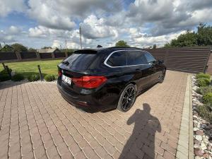 Black BMW 520 2019 in Salcininkai, with an engine capacity of 2.00 L and mileage of 230 thousand km for 18500 €, photo 4 on AUTOMOTO.COM.LV