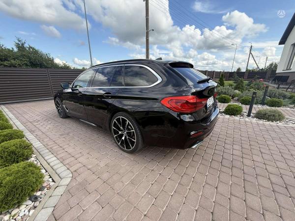 Black BMW 520 2019 in Salcininkai, with an engine capacity of 2.00 L and mileage of 230 thousand km for 18500 €, photo 4 on AUTOMOTO.COM.LV