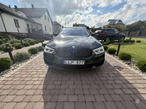 Black BMW 520 2019 in Salcininkai, with an engine capacity of 2.00 L and mileage of 230 thousand km for 18500 €, photo 8 on AUTOMOTO.COM.LV