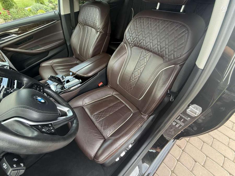 Black BMW 520 2019 in Salcininkai, with an engine capacity of 2.00 L and mileage of 230 thousand km for 18500 €, photo 15 on AUTOMOTO.COM.LV