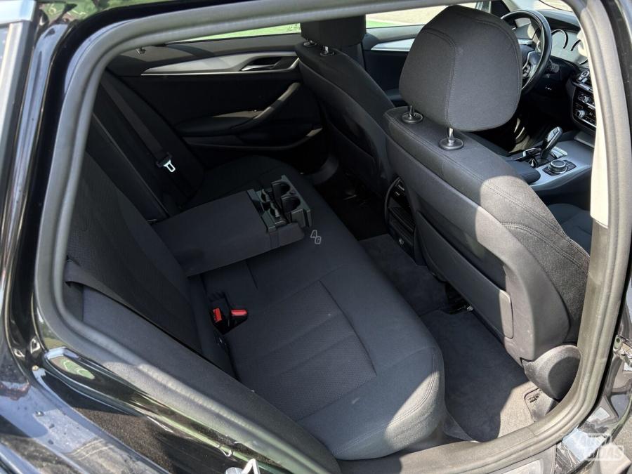 Black BMW 520 2019 in Kaunas, with an engine capacity of 2.00 L and mileage of 262 thousand km for 14300 €, photo 18 on AUTOMOTO.COM.LV