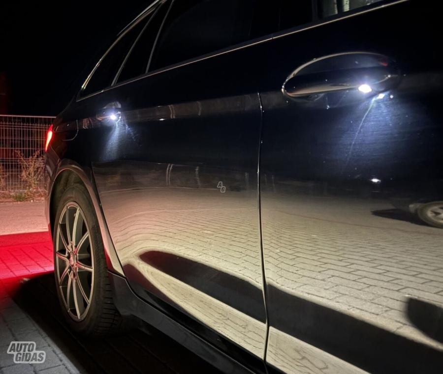 Black BMW 520 2019 in Kaunas, with an engine capacity of 2.00 L and mileage of 262 thousand km for 14300 €, photo 23 on AUTOMOTO.COM.LV