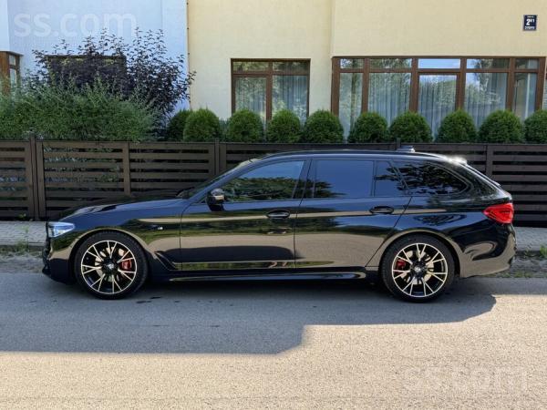 Black BMW 520 2019 in Riga, with an engine capacity of 2.00 L and mileage of 119 thousand km for 26500 €, photo 5 on AUTOMOTO.COM.LV