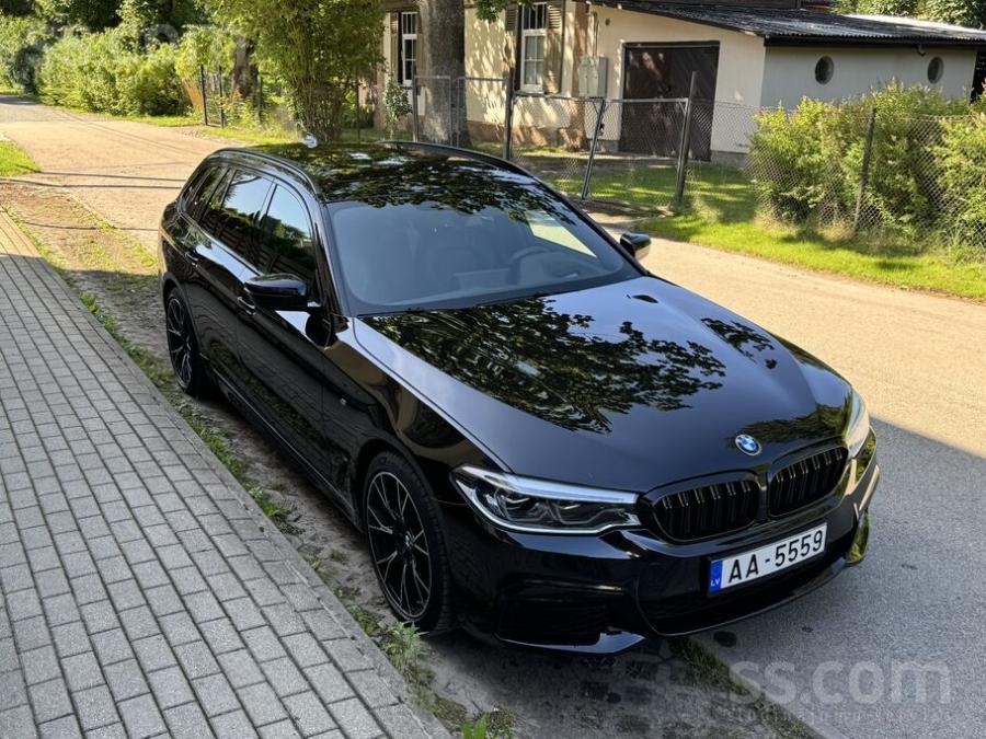Black BMW 520 2019 in Riga, with an engine capacity of 2.00 L and mileage of 119 thousand km for 26500 €, photo 3 on AUTOMOTO.COM.LV