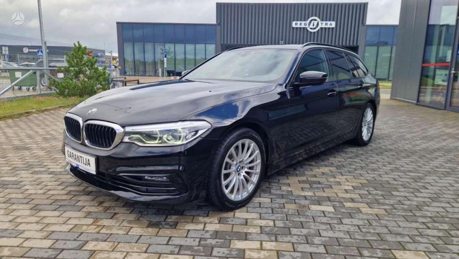 Melns BMW 520 2019 Šauļi, ar dzinēja tilpumu 2.00 L un nobraukumu 240 tūkst. km par 17500 €, foto 4 vietnē AUTOMOTO.COM.LV