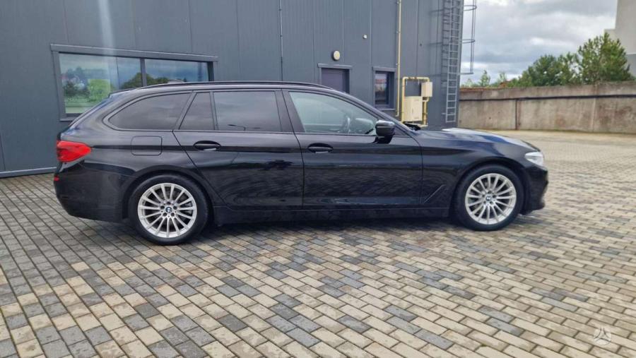 Melns BMW 520 2019 Šauļi, ar dzinēja tilpumu 2.00 L un nobraukumu 240 tūkst. km par 17500 €, foto 8 vietnē AUTOMOTO.COM.LV