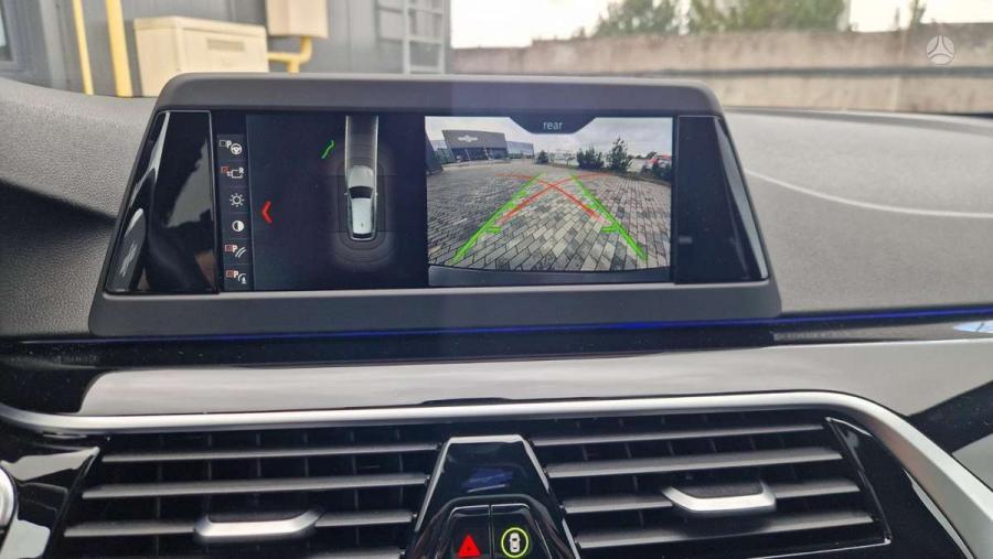 Melns BMW 520 2019 Šauļi, ar dzinēja tilpumu 2.00 L un nobraukumu 240 tūkst. km par 17500 €, foto 15 vietnē AUTOMOTO.COM.LV