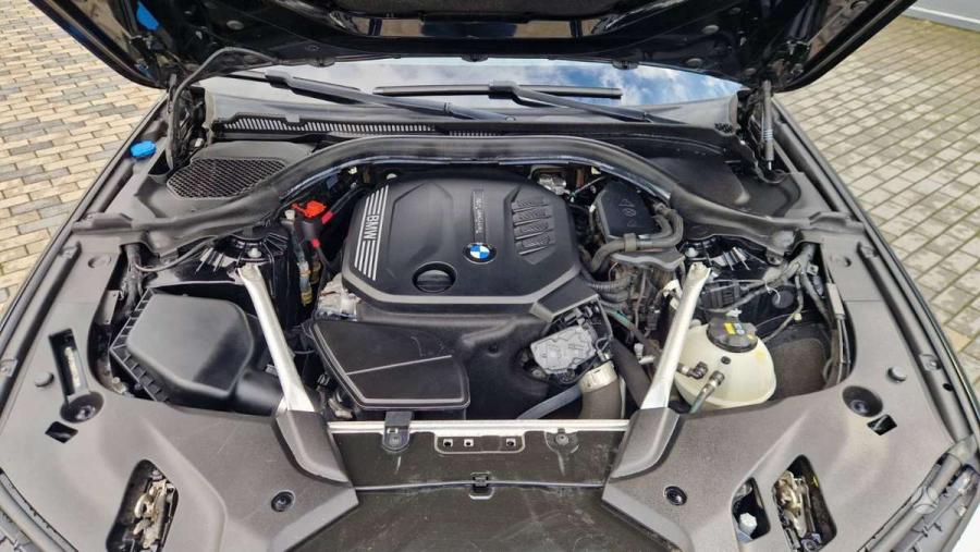 Melns BMW 520 2019 Šauļi, ar dzinēja tilpumu 2.00 L un nobraukumu 240 tūkst. km par 17500 €, foto 28 vietnē AUTOMOTO.COM.LV