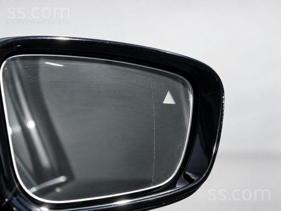 Black BMW 520 2019 in Riga, with an engine capacity of 2.00 L and mileage of 221 thousand km for 18900 €, photo 22 on AUTOMOTO.COM.LV