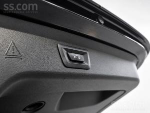 Black BMW 520 2019 in Riga, with an engine capacity of 2.00 L and mileage of 221 thousand km for 18900 €, photo 33 on AUTOMOTO.COM.LV