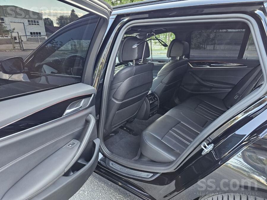 Black BMW 520 2020 in Ogre, with an engine capacity of 2.00 L and mileage of 249 thousand km for 21500 €, photo 5 on AUTOMOTO.COM.LV