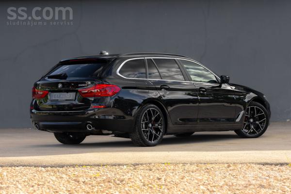 Black BMW 520 2020 in Jelgava, with an engine capacity of 2.00 L and mileage of 167 thousand km for 19500 €, photo 4 on AUTOMOTO.COM.LV