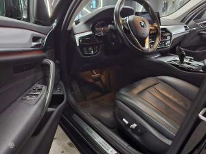 Melns BMW 520 2020 Mažeikiai, ar dzinēja tilpumu 2.00 L un nobraukumu 180 tūkst. km par 21300 €, foto 15 vietnē AUTOMOTO.COM.LV